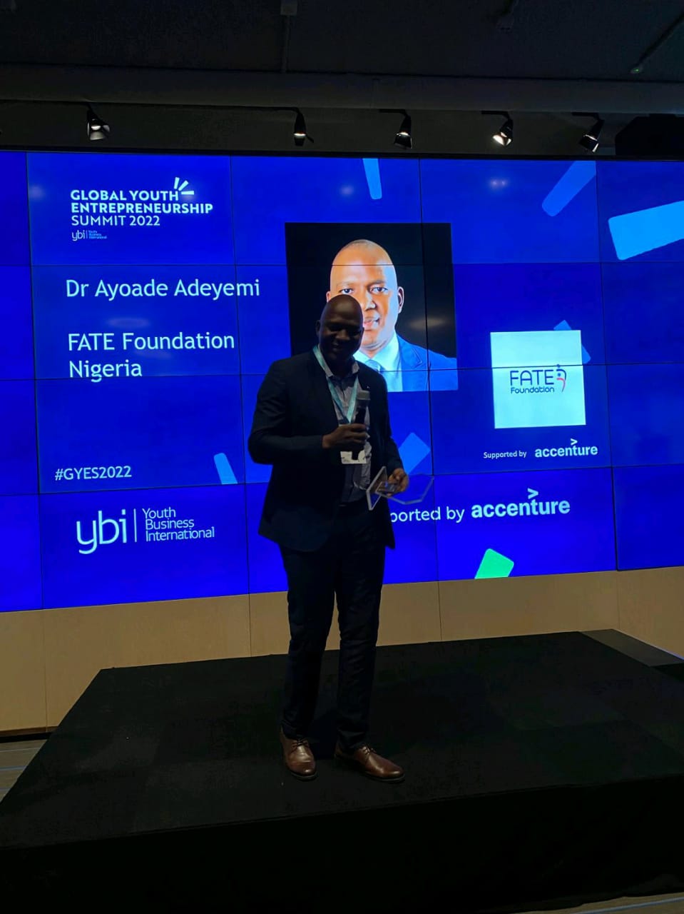 Dr. Ayoade Adeyemi Emerges Global Mentor of the year at YBI 2022 Global ...